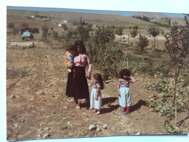 Meine Mutter und meine Schwestern (ca. 1985)